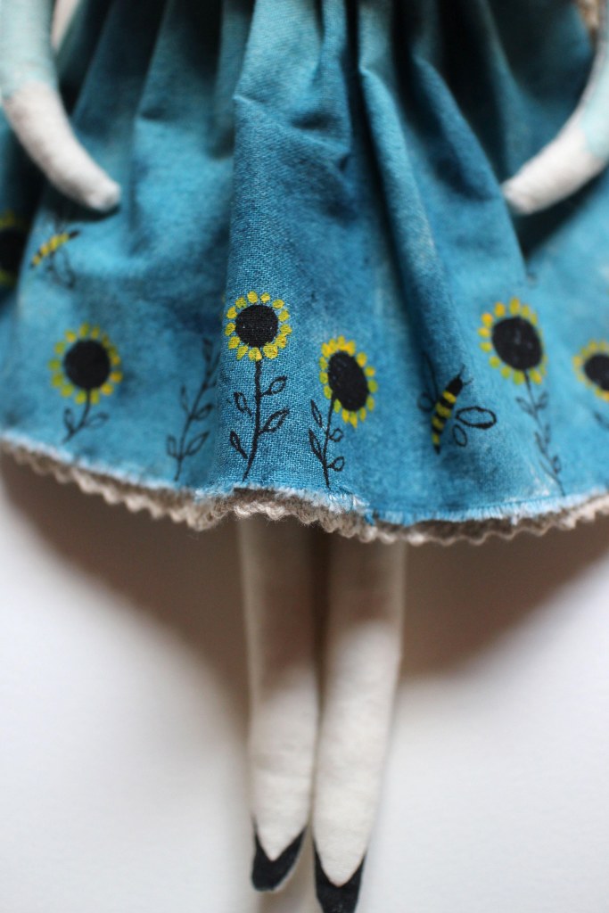 Ella Bee - Pantovola Textile Art, Art Dolls and Sculptures